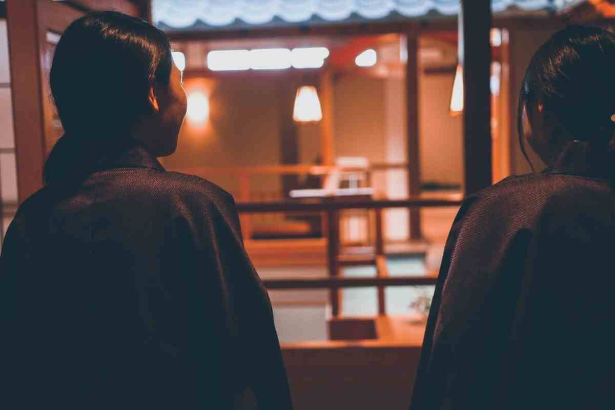 Why You Should Not Leave A Tip For Service In Japan? – YouGoJapan