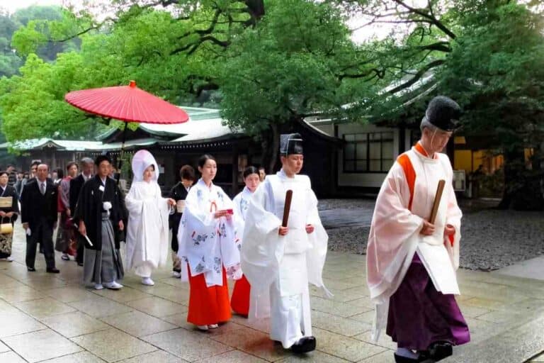 Dress Code In Japan For Tourists: A Complete Guide – YouGoJapan