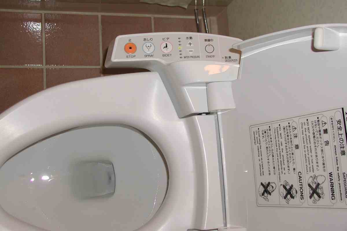 What Is the Difference Between American and Japanese Bathrooms ...