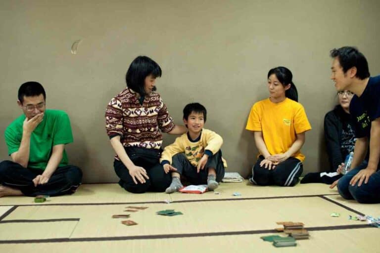 How to Play Karuta? – YouGoJapan