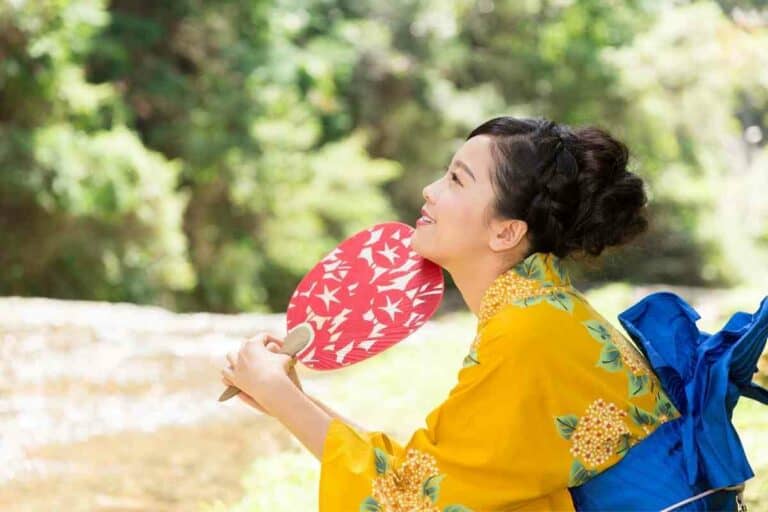 7 Amazing Japanese Fan Facts (No.4 Will Shock You) – YouGoJapan