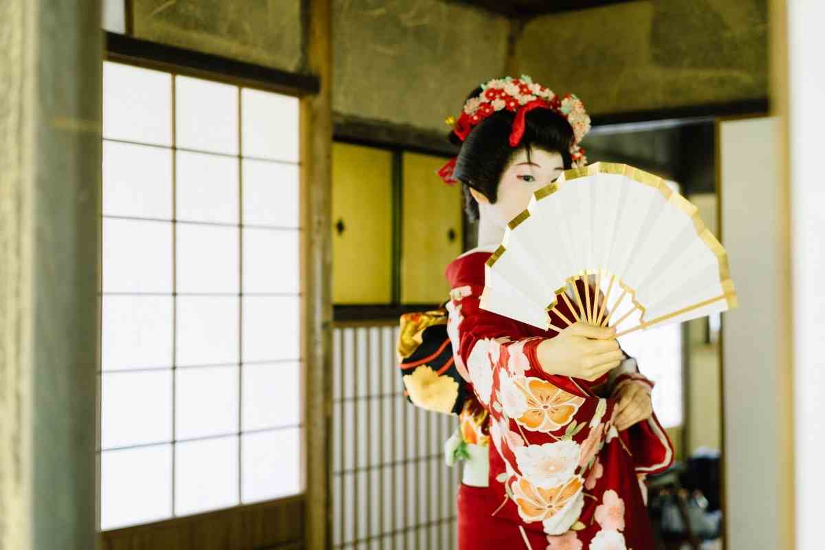 7 Amazing Japanese Fan Facts (No.4 Will Shock You) – YouGoJapan