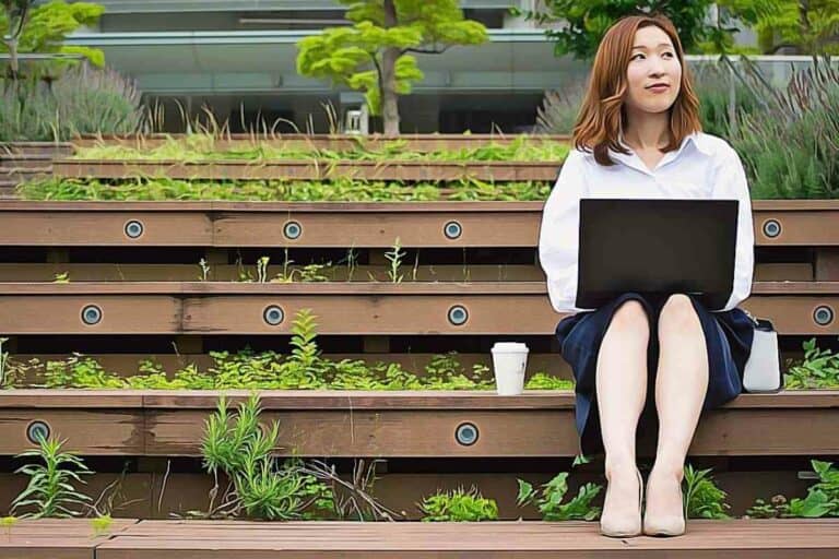 Japanese Email Etiquette Explained – YouGoJapan