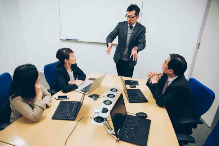 Japanese Email Etiquette Explained – YouGoJapan