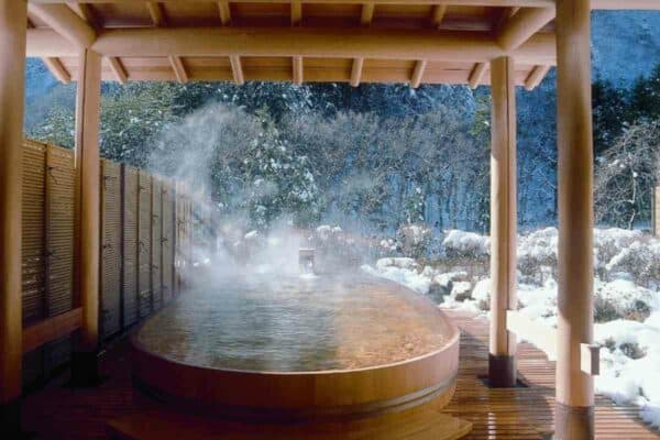 What Is a Ryokan: Your Guide to Traditional Japanese Inns – YouGoJapan